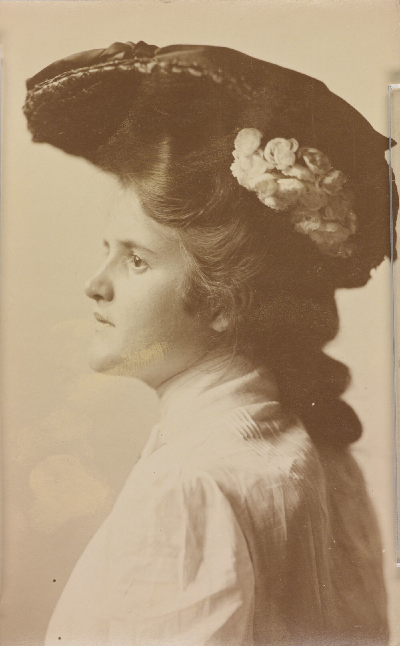 [Portrait of Clara Sipprell wearing hat and flowers in hair] | Amon ...