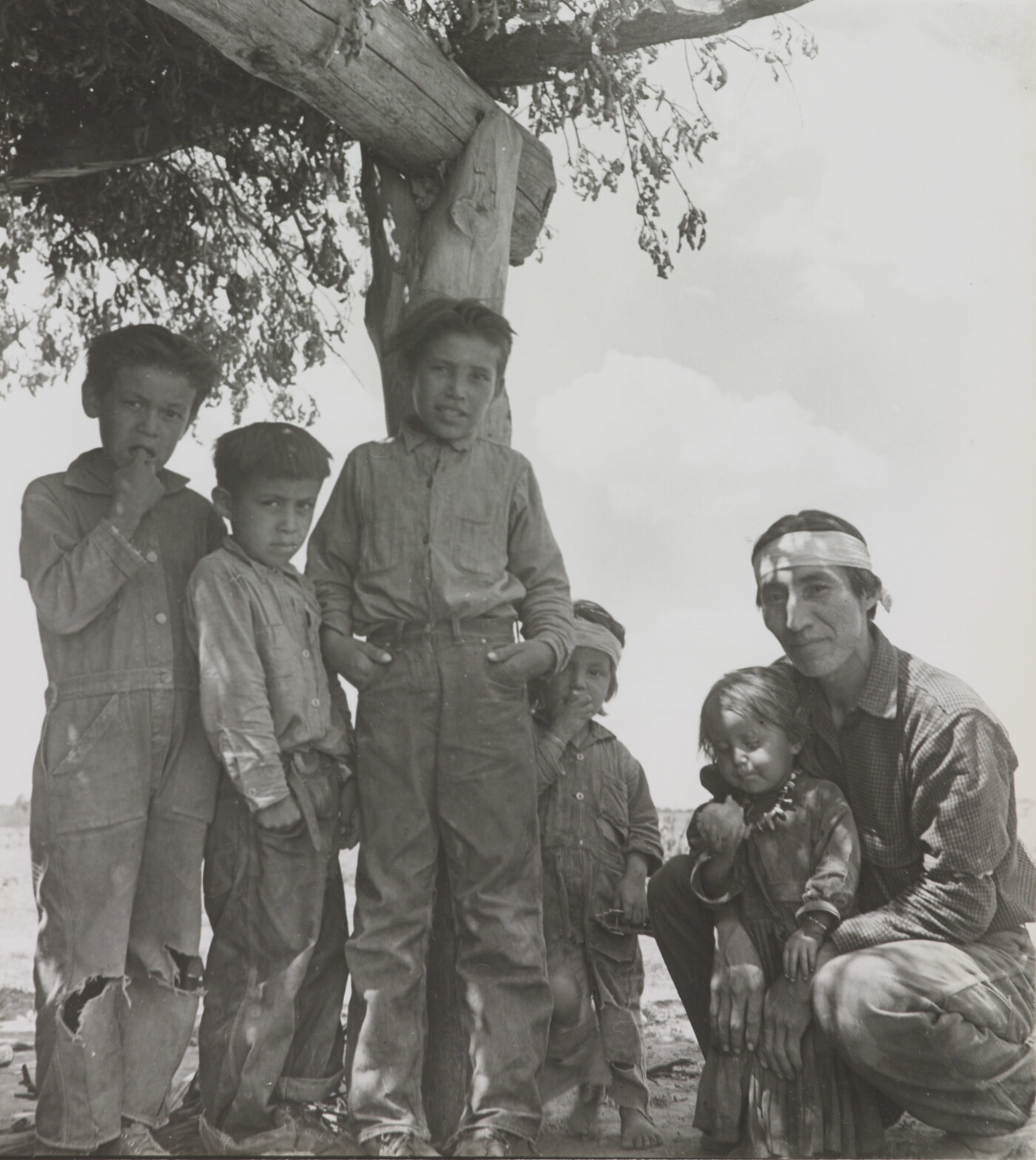 [Tom Burnside and five children] | Amon Carter Museum of American Art