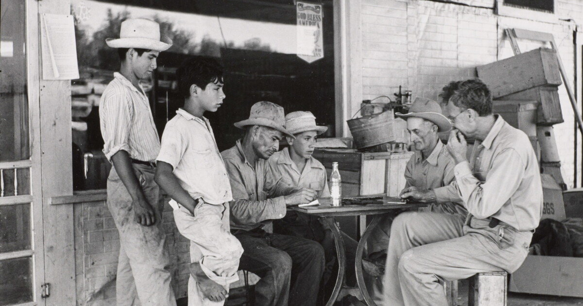 Vanderpool, Texas. At the Humble Station, General Store and Post Office ...