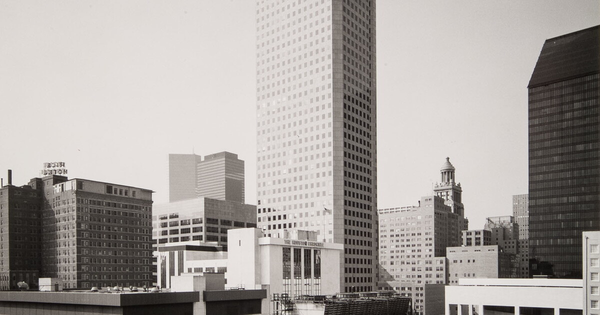 Texas Commerce Bank Tower in United Energy Plaza. Houston | Amon Carter ...